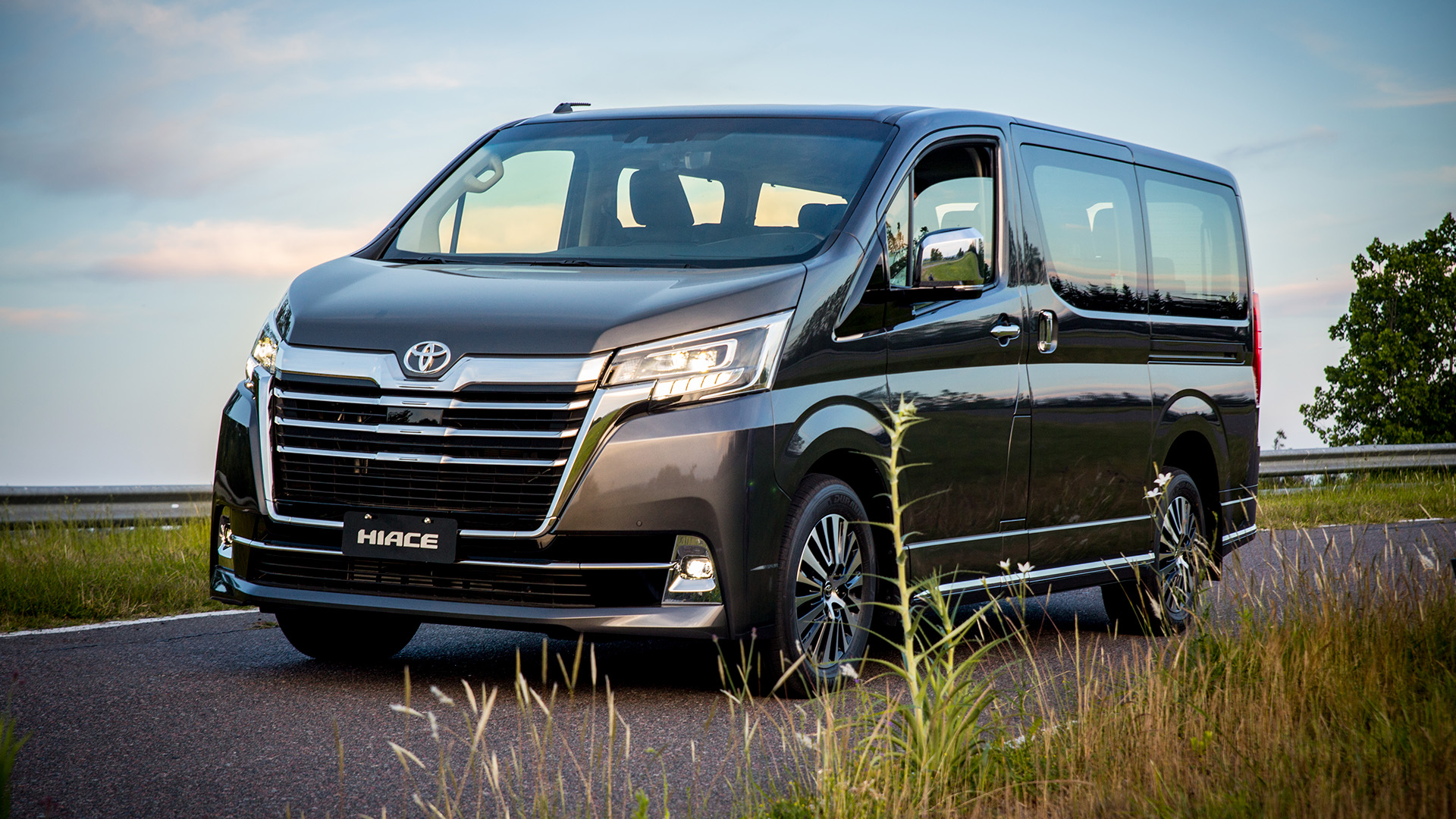 Toyota | Hiace Wagon